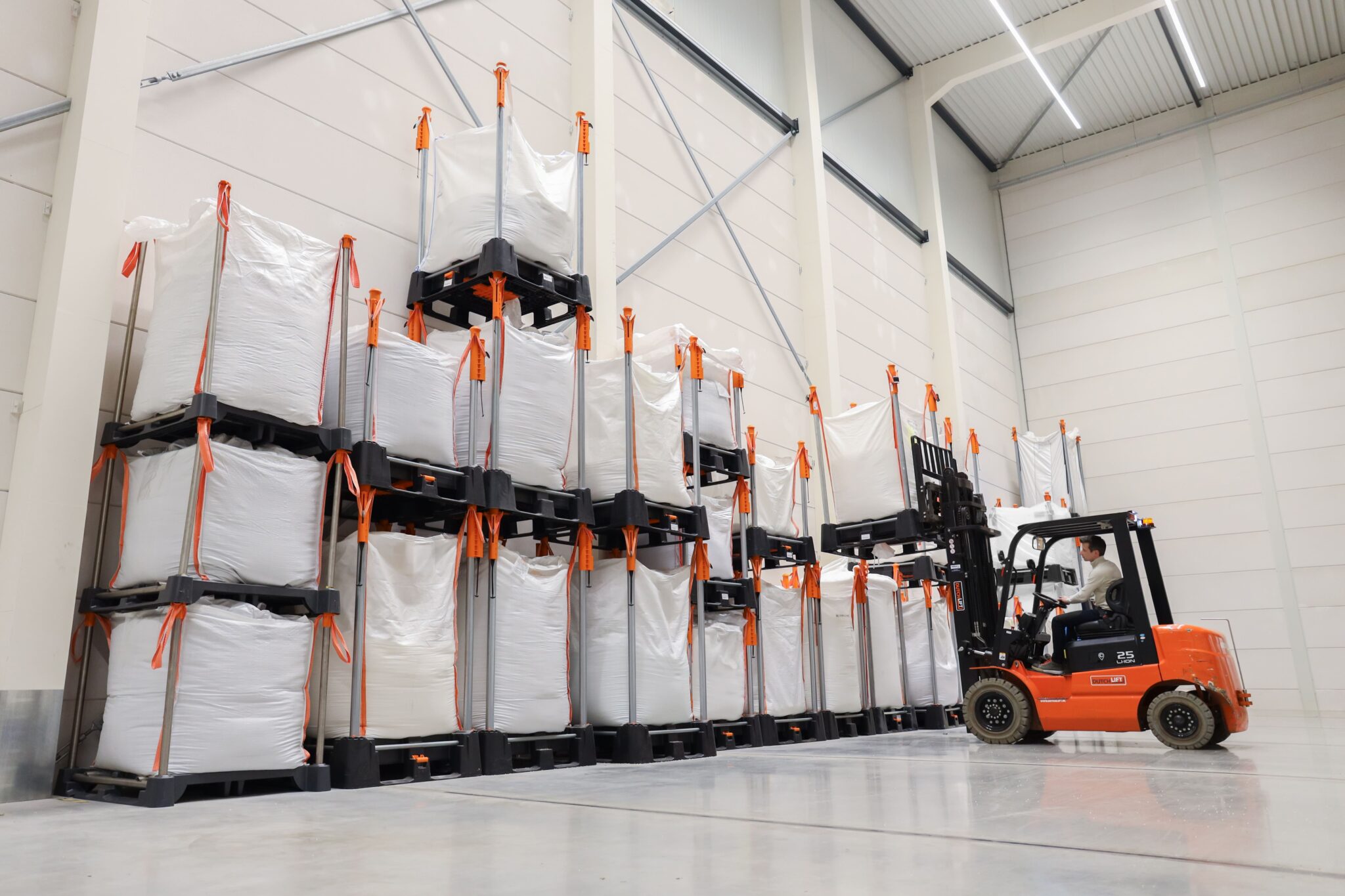 Indus | Reach Operational Excellence in big bag handling